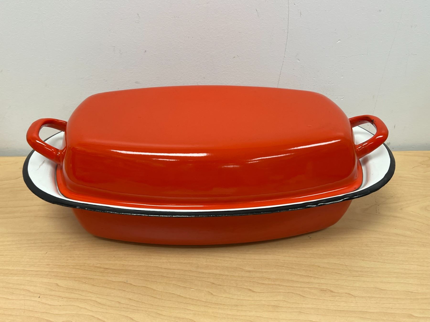 Mid Century Red Metal Enamel Roasting Pan w/ Lid (Poland) - Larger ...