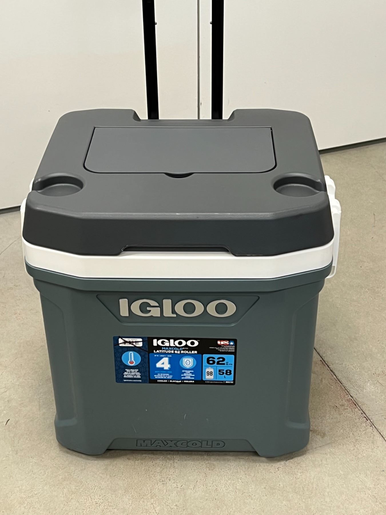 Igloo Picnic Cooler with Handle / Wheels - see photos for size and details