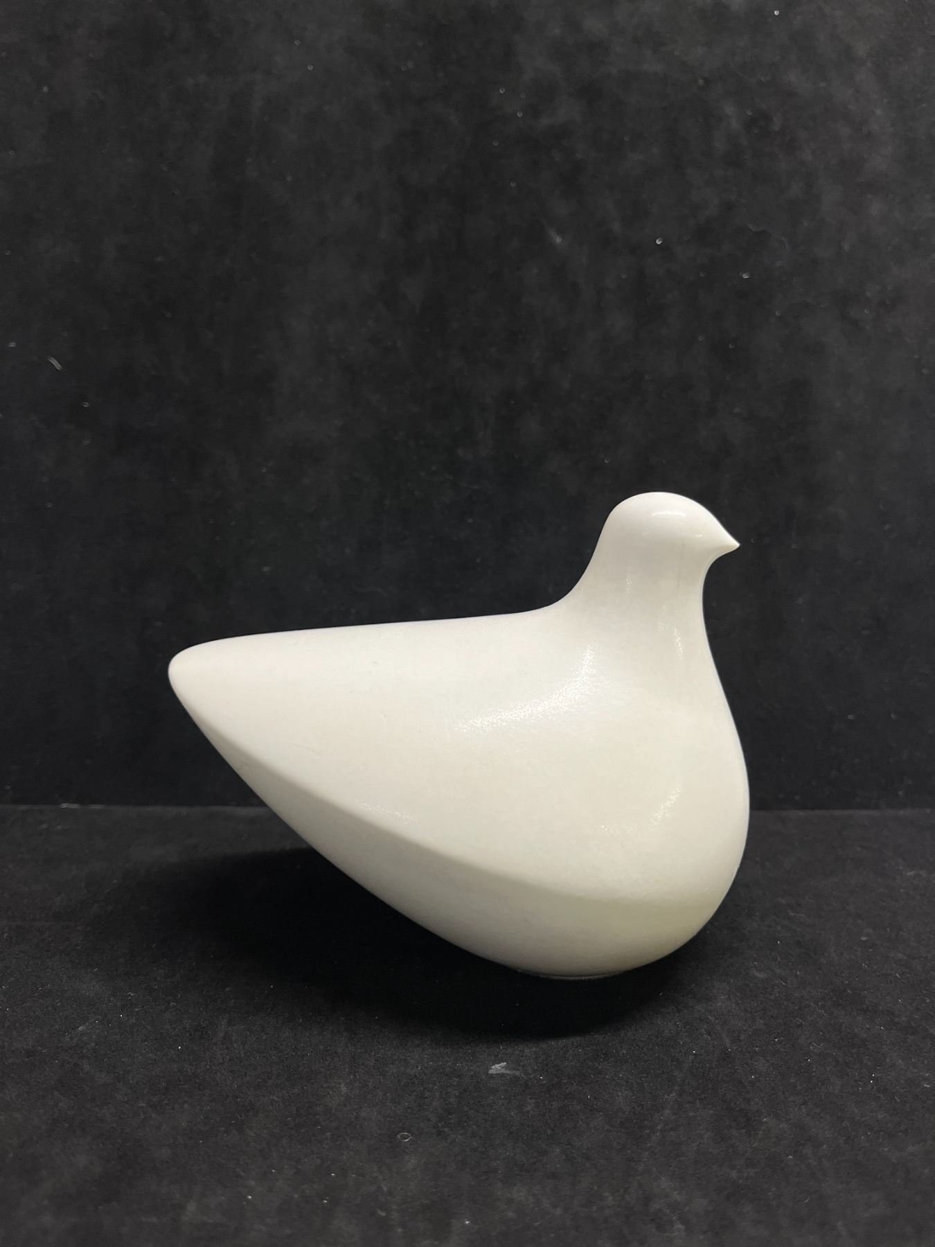 White modernist ceramic bird sculpture - Guy Simoneau & Christiane ...