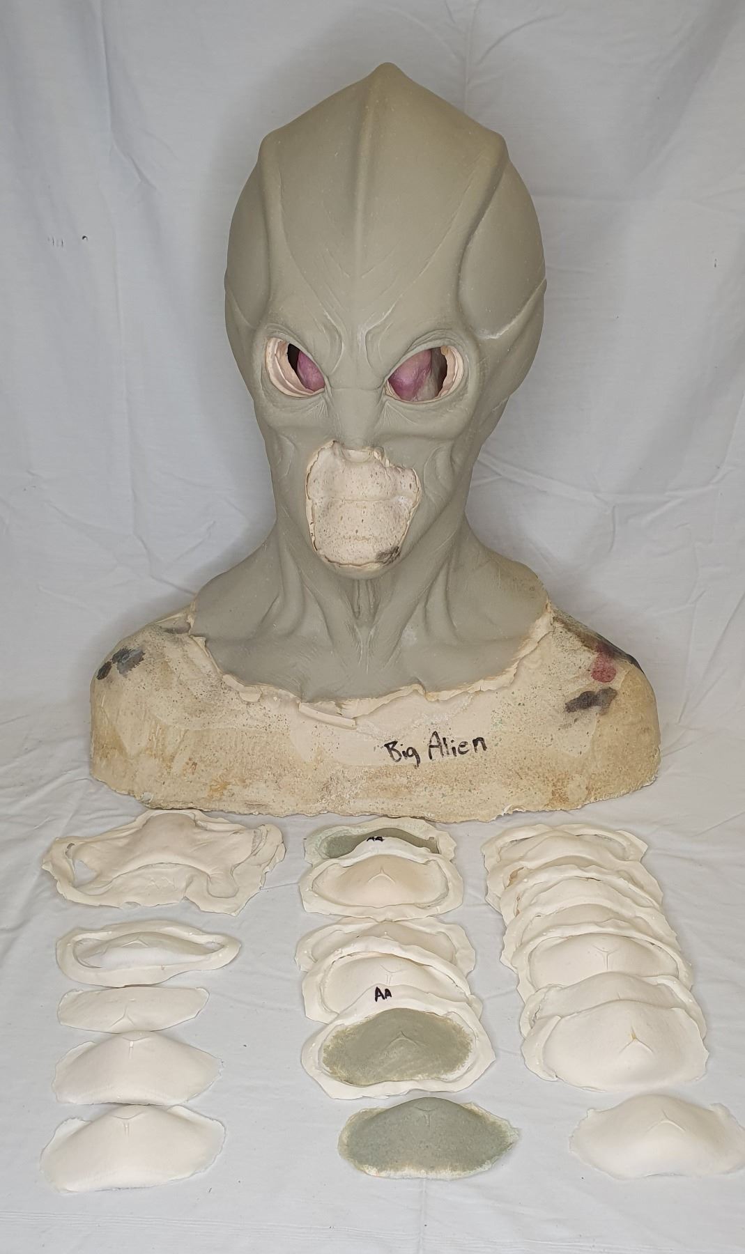 "Resident Alien" - Hero Alien Harry unpainted Big Alien mask w/ bust ...