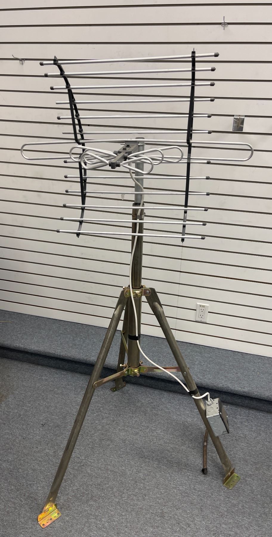 Approx. 63in tall custom-made space tri-pod prop antenna - approx. 63in ...