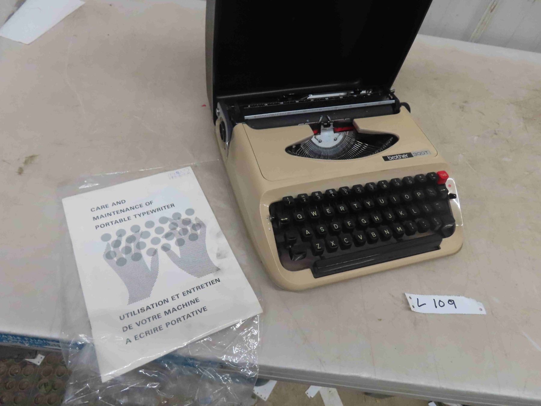 Vintage Brother Portable Typewriter Model 300 T in Exc. Condition