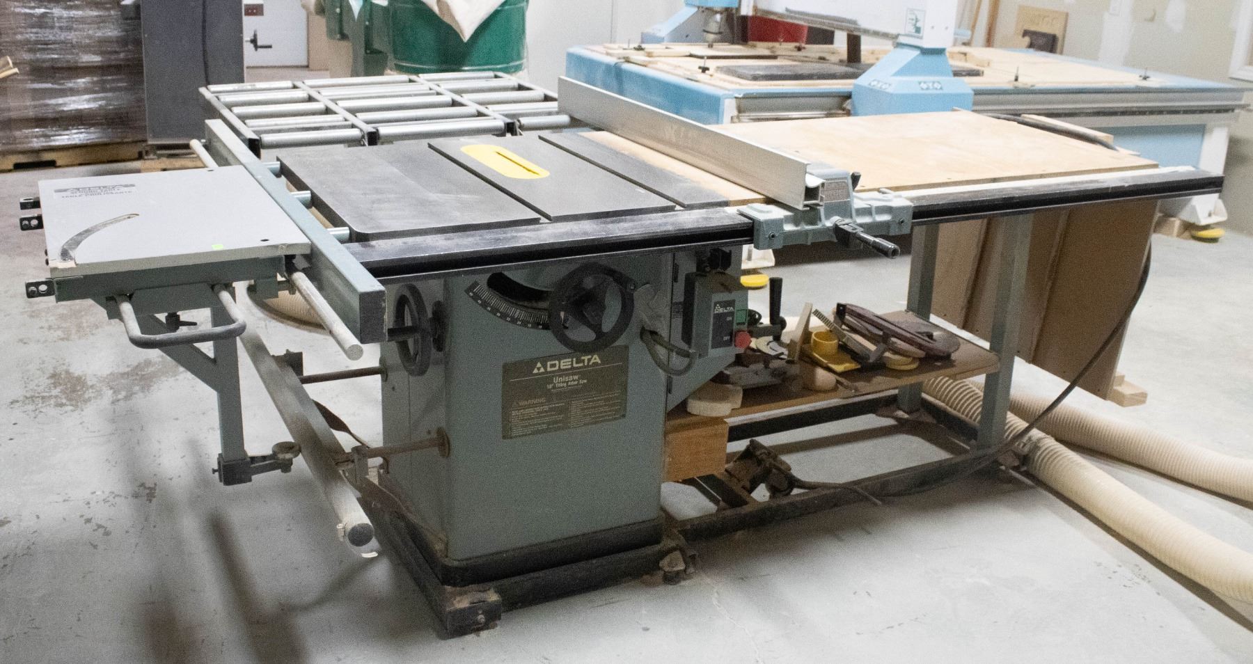 DELTA UNISAW 10" TILTING ARBOR SAW