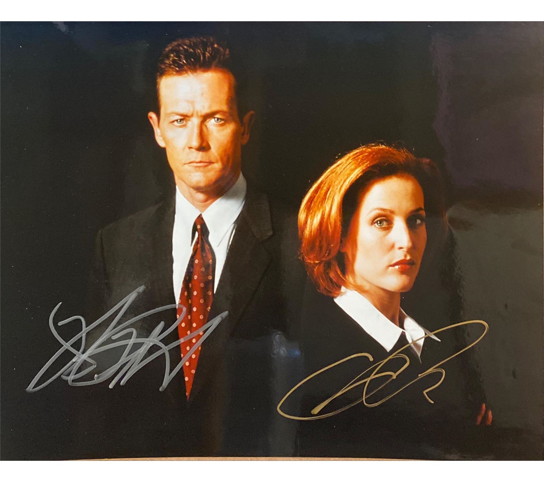The X-Files Gillian Anderson and Robert Patrick signed photo. GFA ...