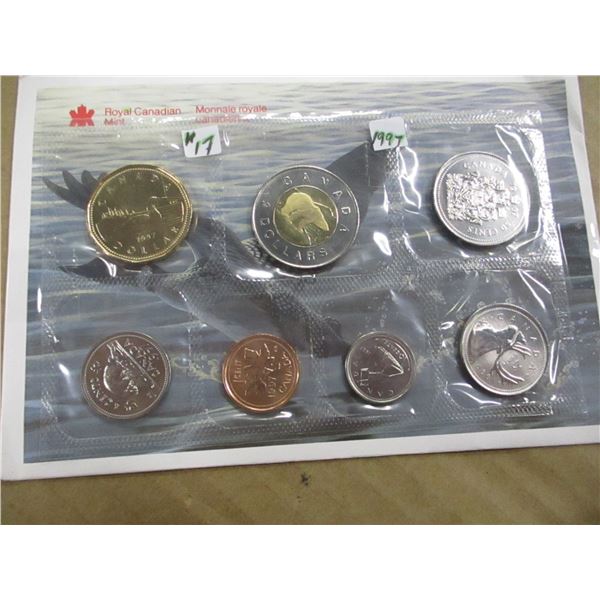1997 SCARCE TOONIE & LOONIE COIN SET