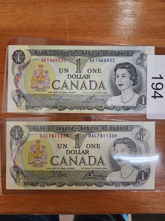 Canadian $1 bills