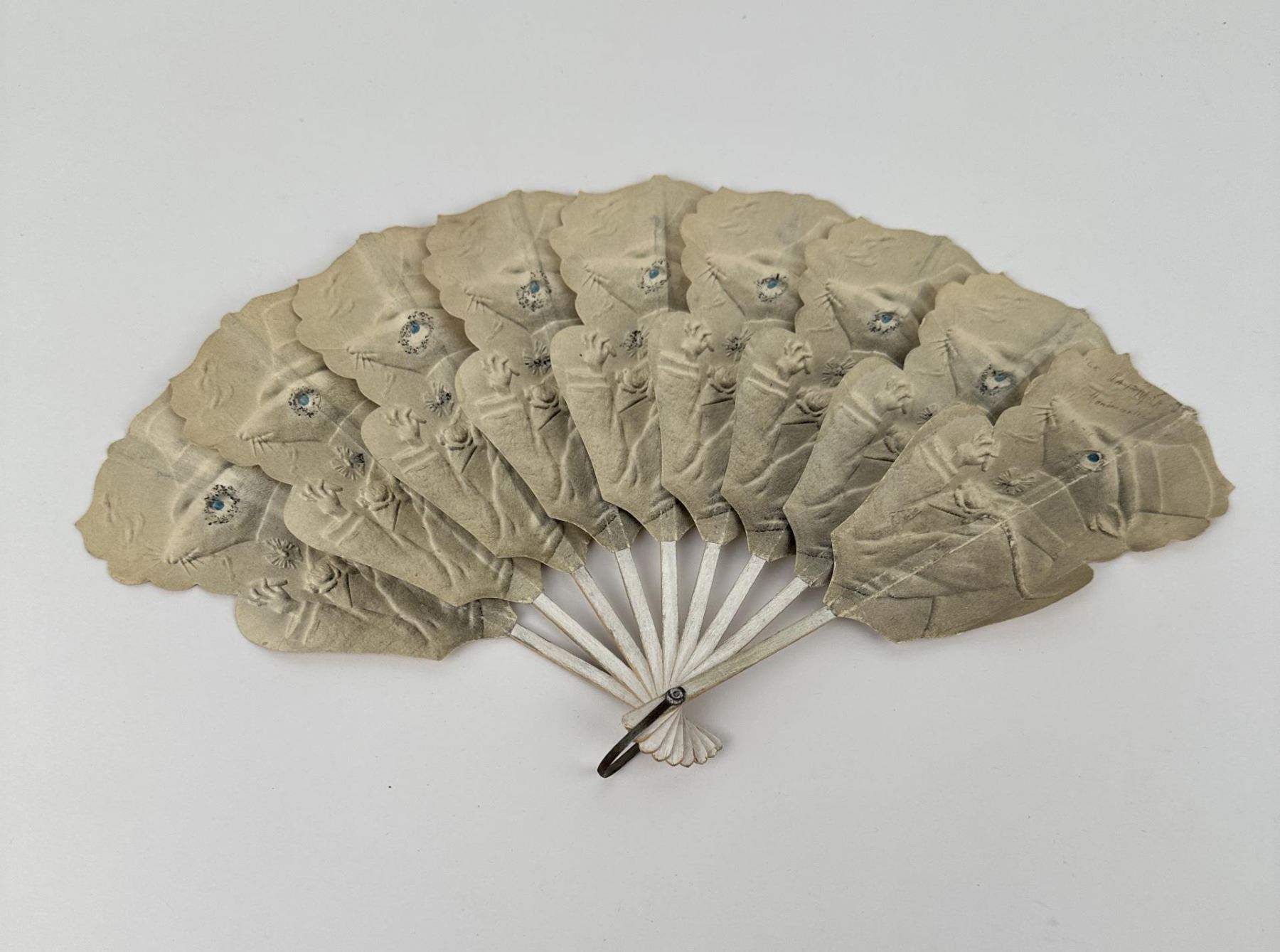 Victorian Pressed Paper Mouse Rat Fan