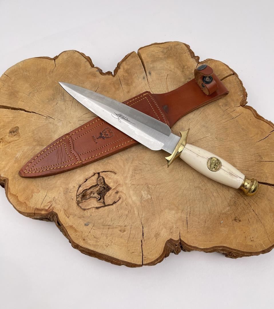 Muela Bone Handle Dagger Knife