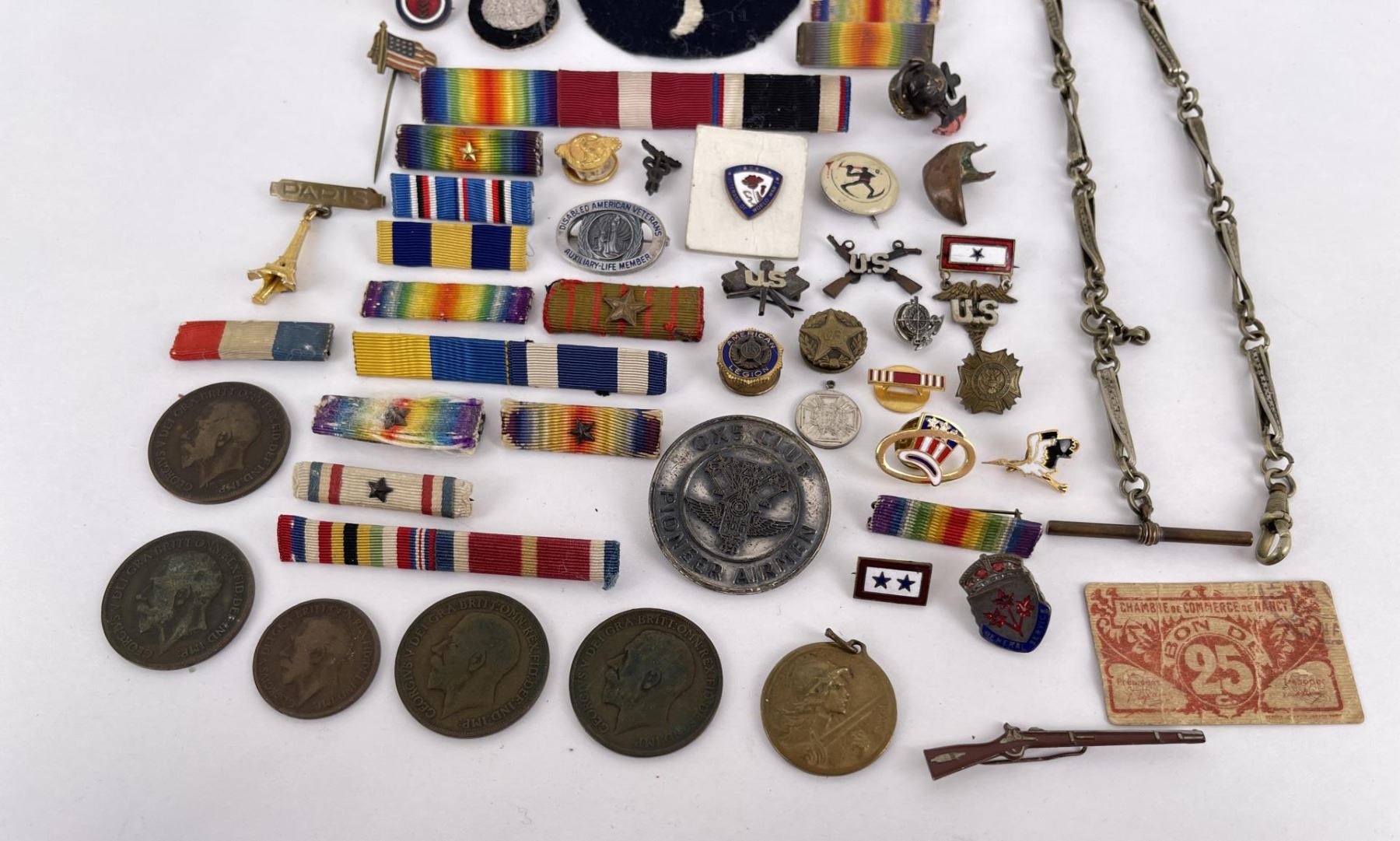 Collection of WW1 WWI WW2 Pins and Insignia