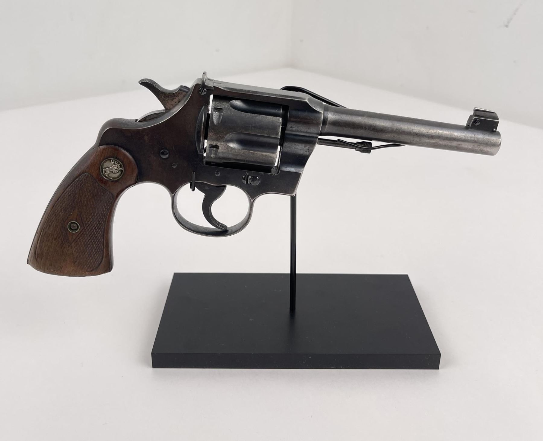 Colt Officers Model .38 Spl Revolver Pistol