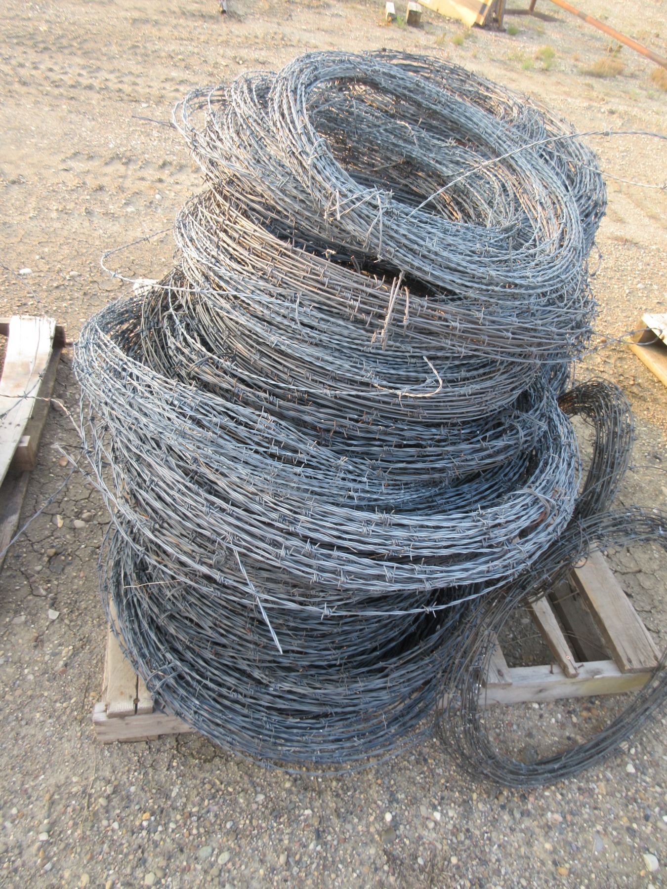 PALLET C/W ASSORTED BARB WIRE (MEDIUM)