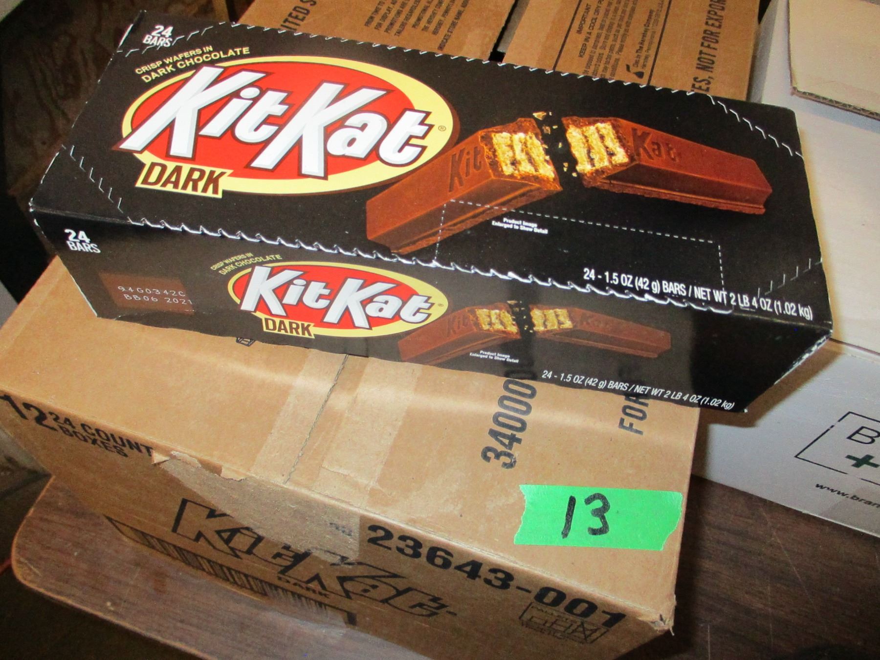 DARK CHOCOLATE KIT KAT BARS (24 X 1.5 OZ) - PER BOX