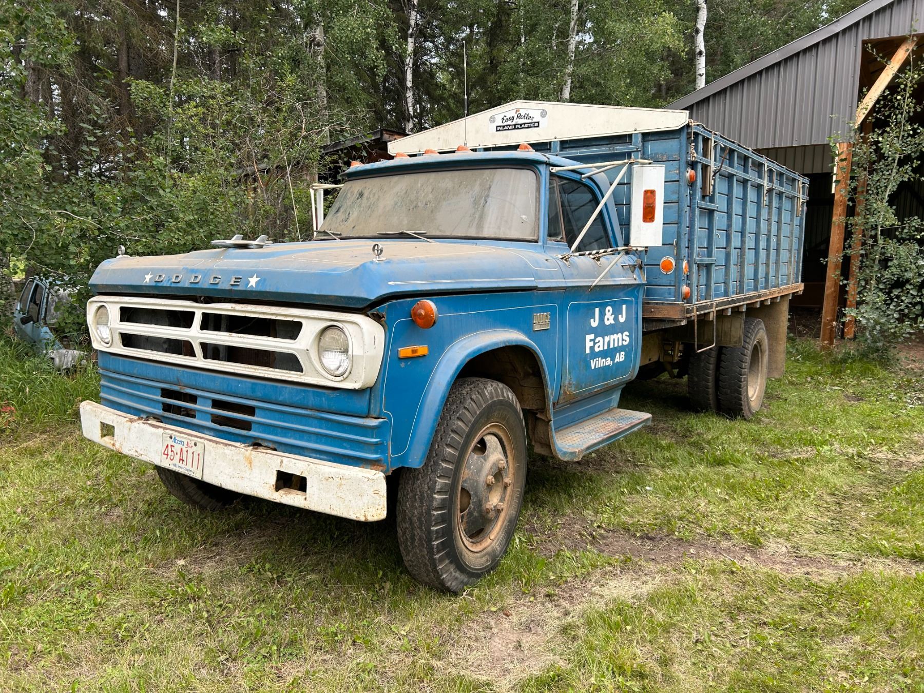 SELLING OFF SITE: 1973 Dodge D-400 Grain Truck, 318 V8 motor, 4&2 trans ...