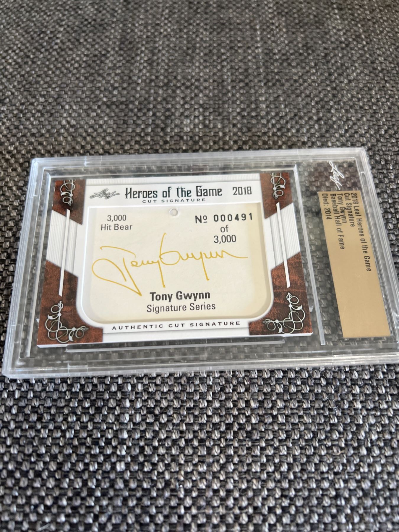 2018 Leaf Heros Tony Gwynn Cut Signature #491/3000 Gold Autograph