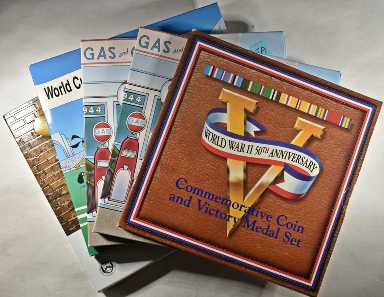 COLLECTORS LOT COMMEM COINS