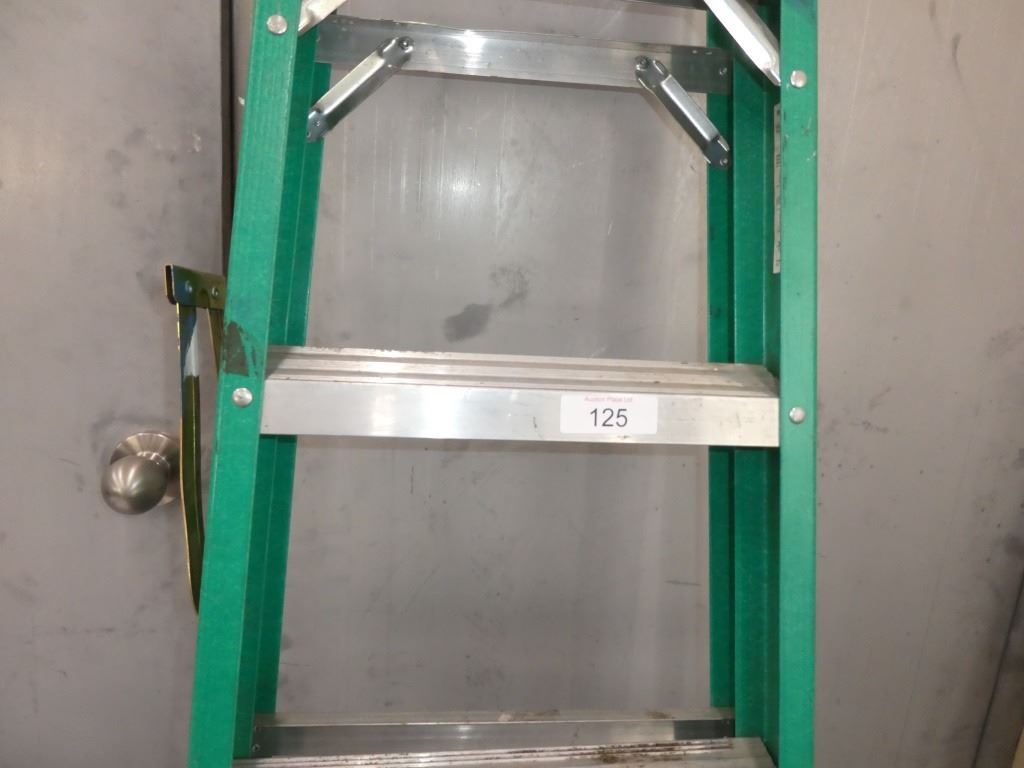 aluminum 6-foot step ladder