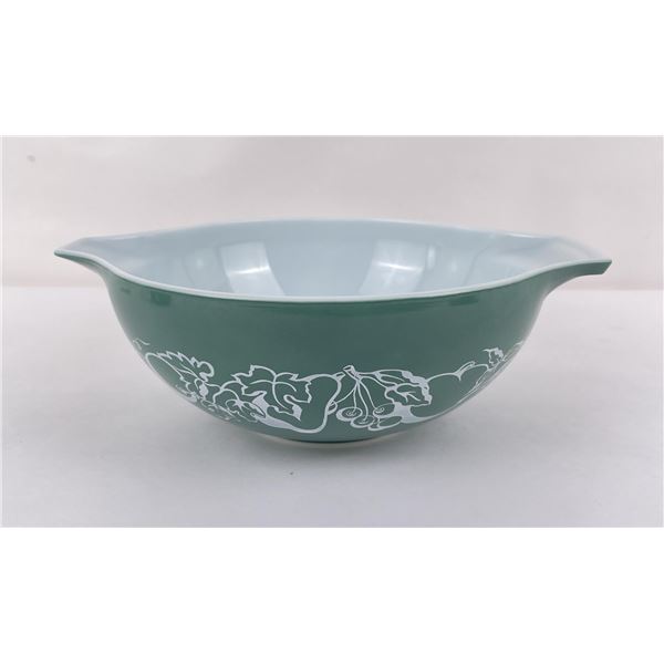 Pyrex 444 Cinderella Bowl Fruit Salad