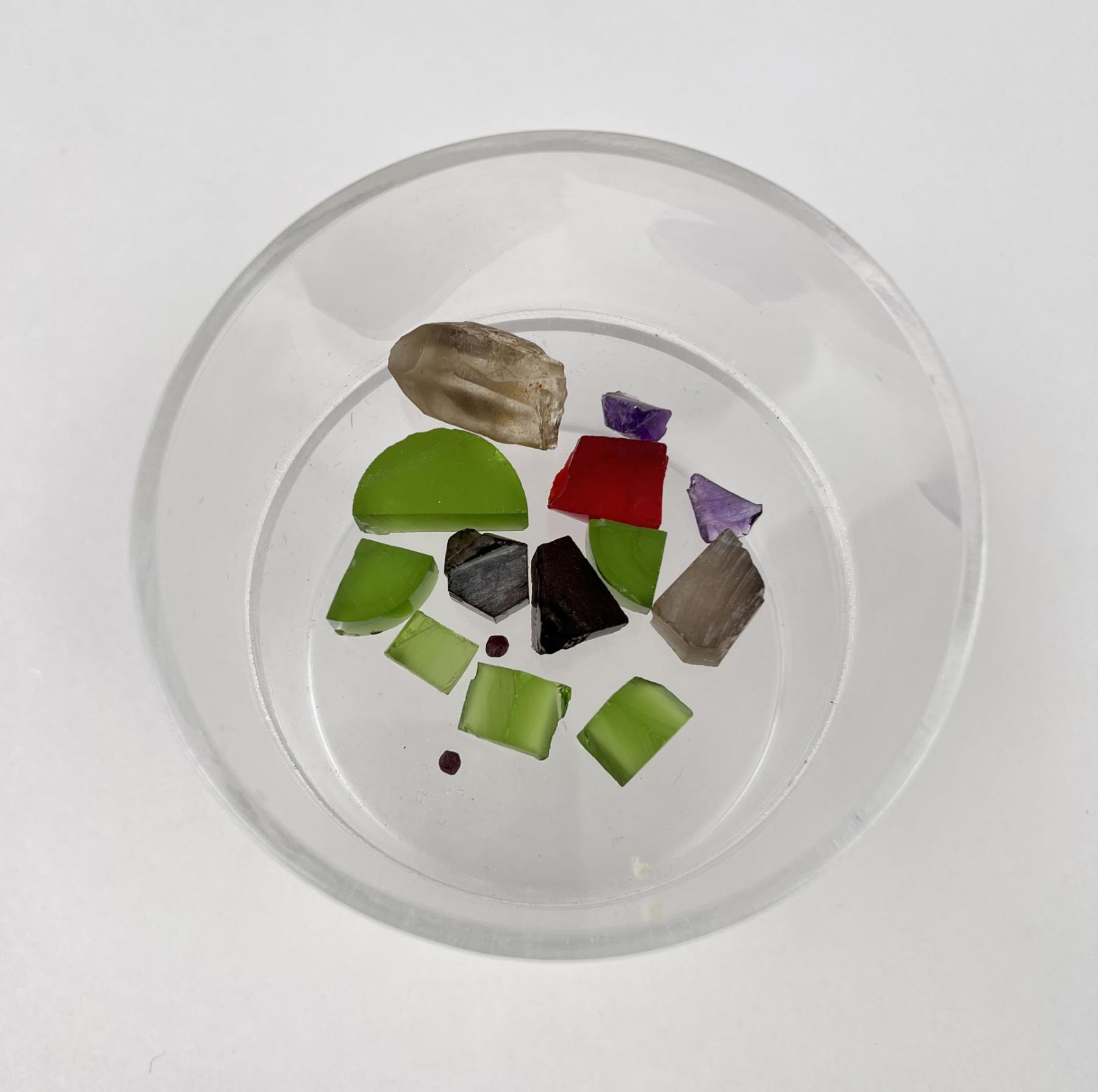 Group Rough Gemstones For Faceting