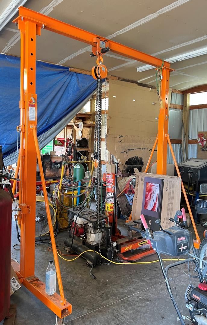 Pittsburgh Automotive Telescoping Gantry Crane