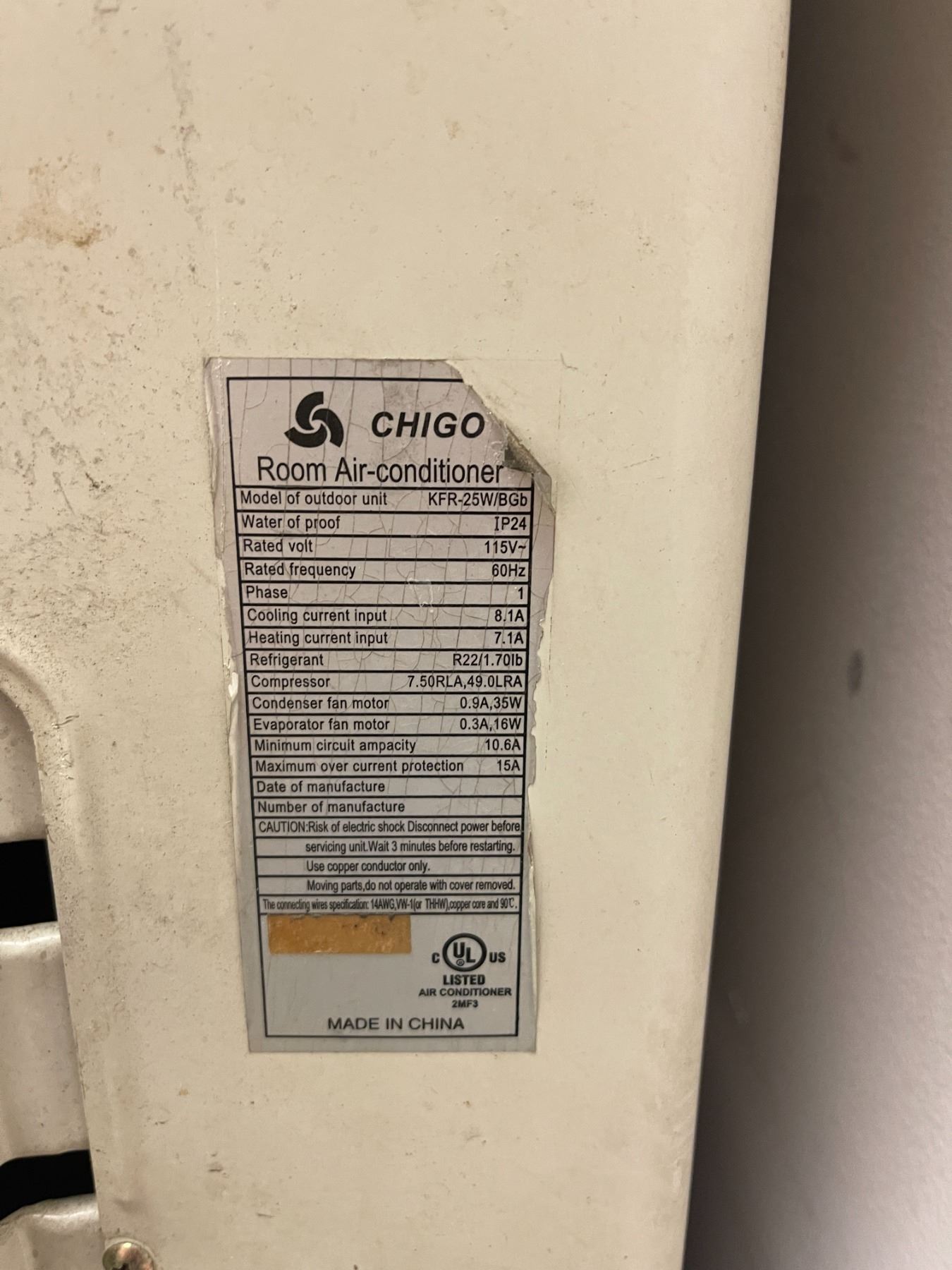 Group of 2 Chigo room air conditioners - model KFR-25GW/BGb