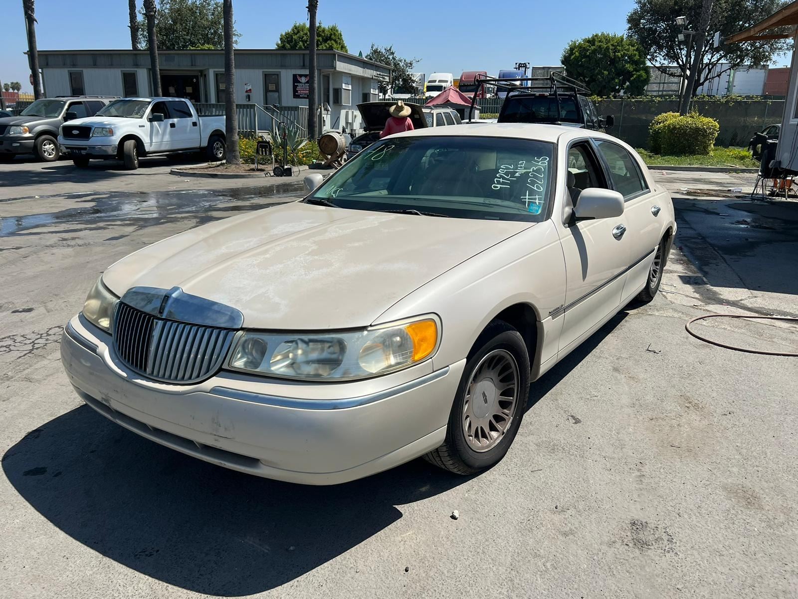1999 Lincoln Town Car Cartier