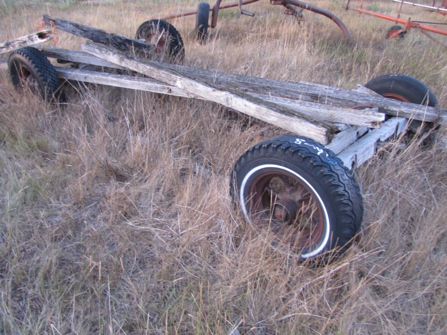 Wagon frame on rubber tires