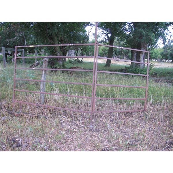 Corral panel with gate
