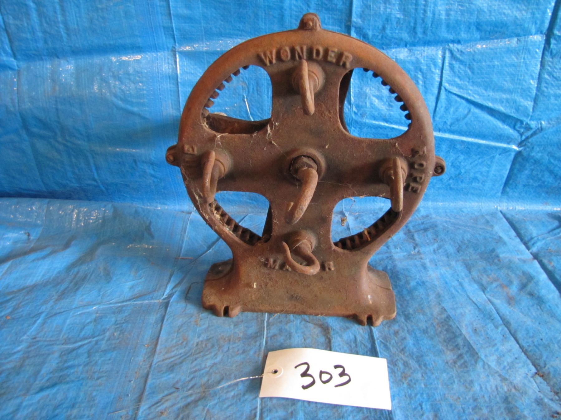 Antique wonder rope maker