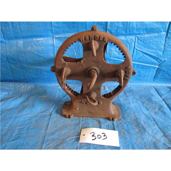Antique wonder rope maker