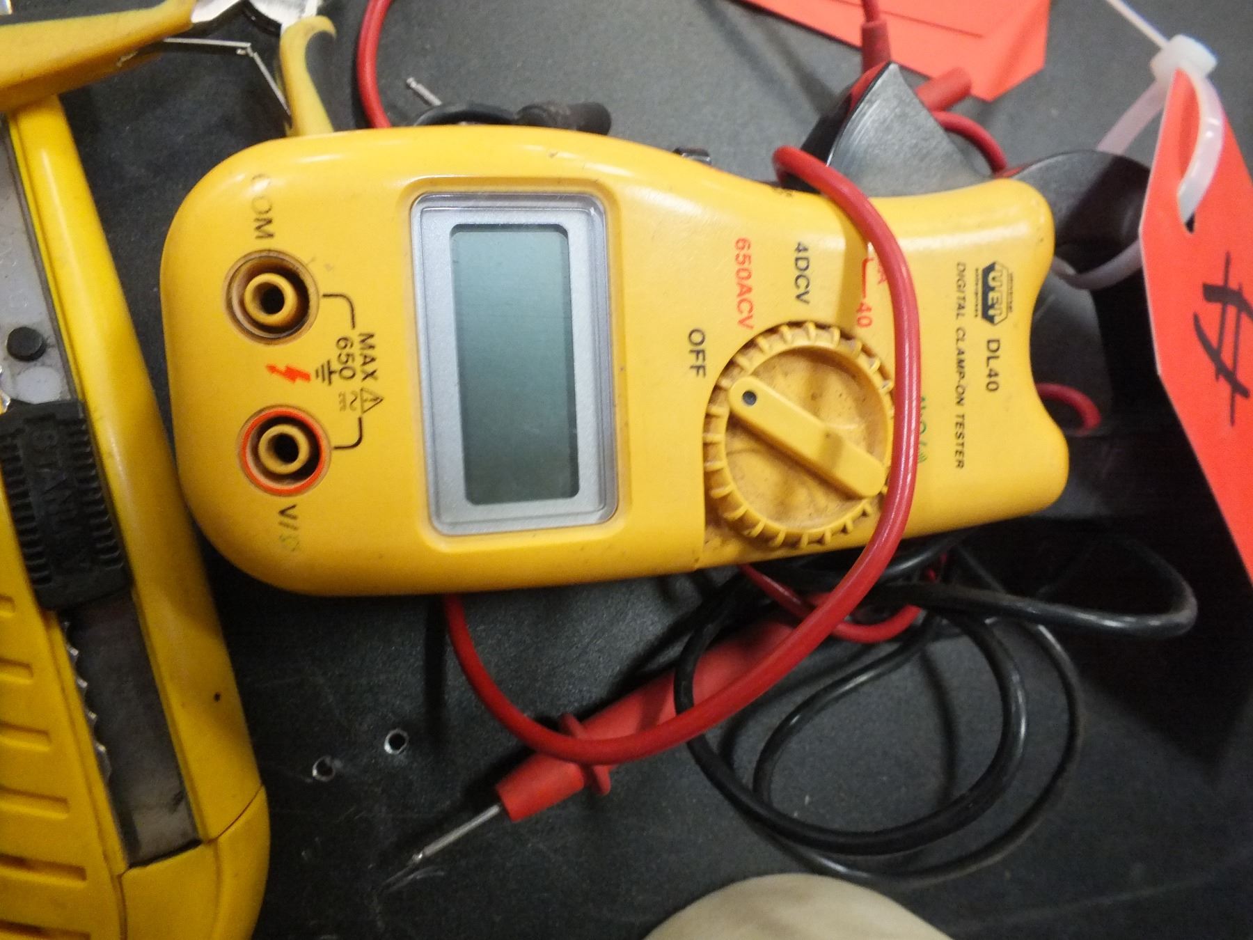 UEI DL40 Digital Clamp On Tester