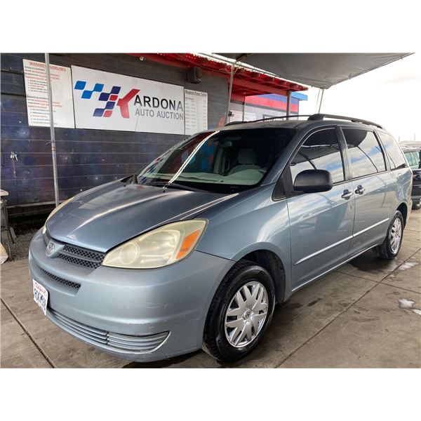 2005 TOYOTA SIENNA