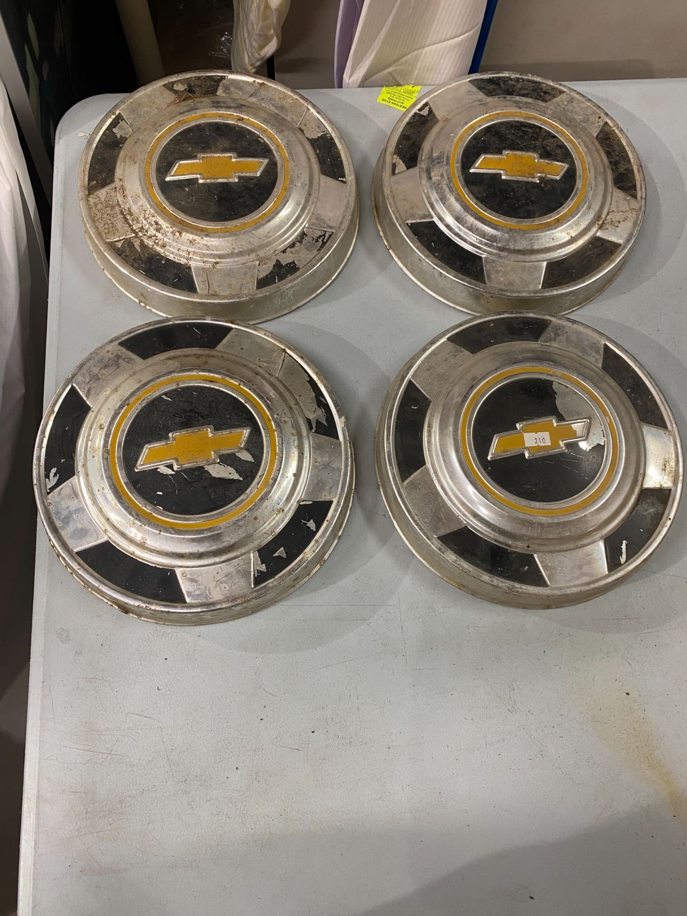 Chevy hub caps