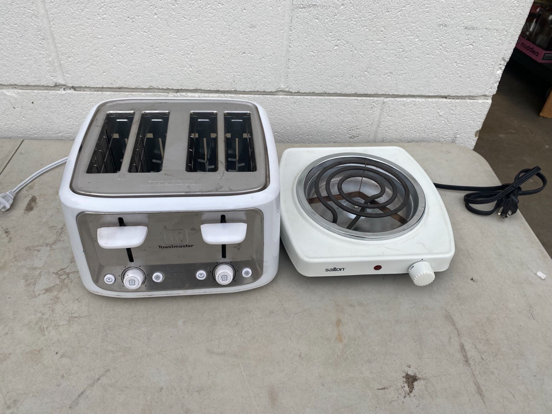 Hot plate and 4 slice toaster