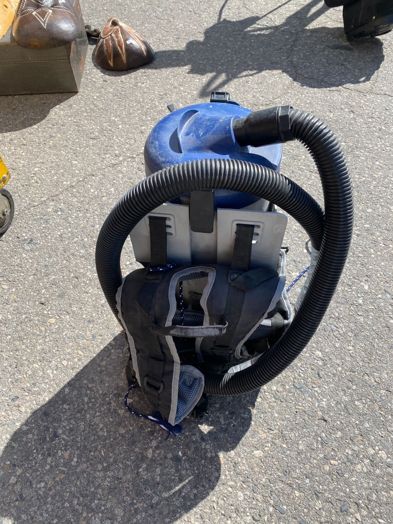 Backpack vacuum