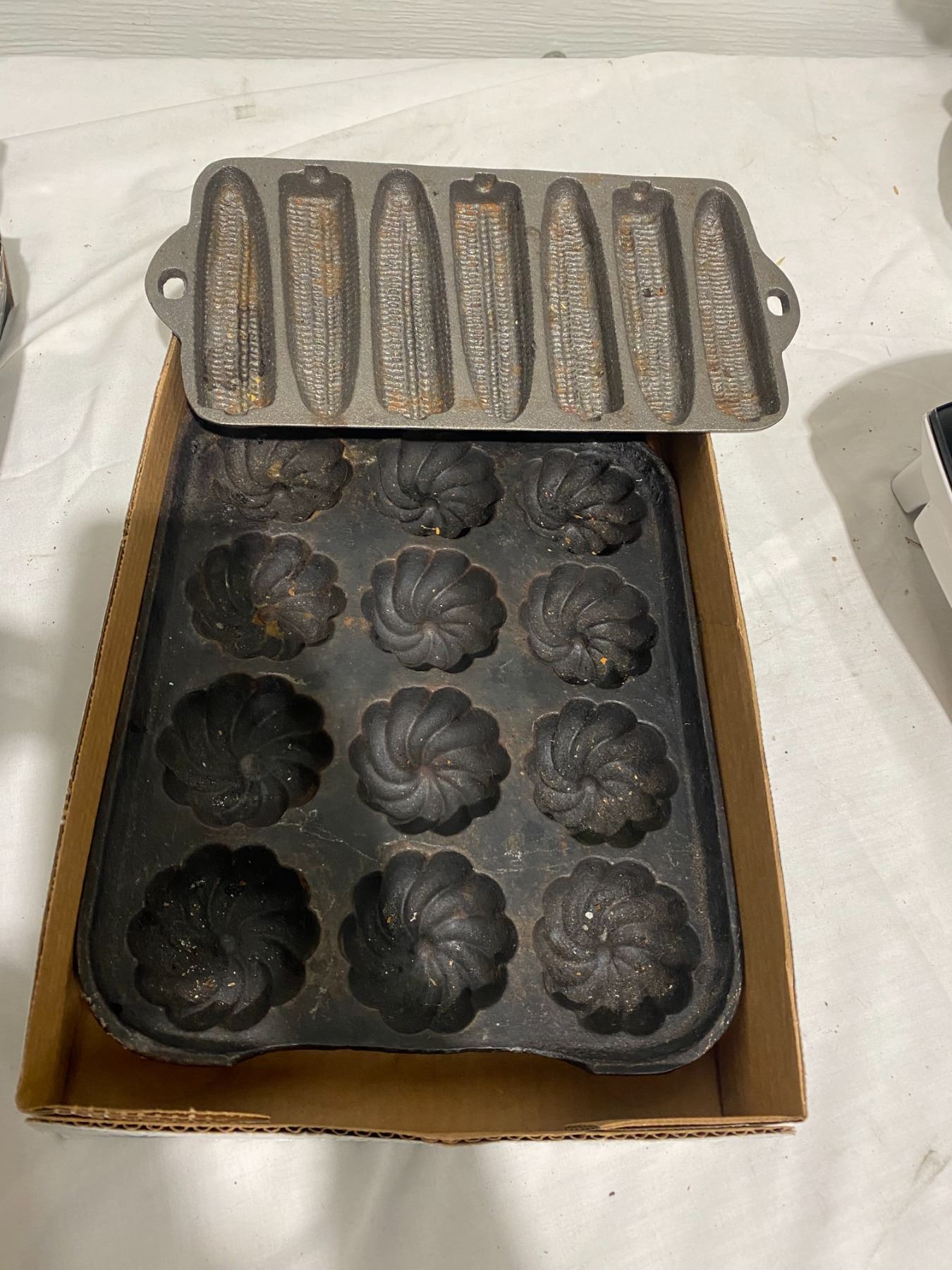 Cast iron baking dishes