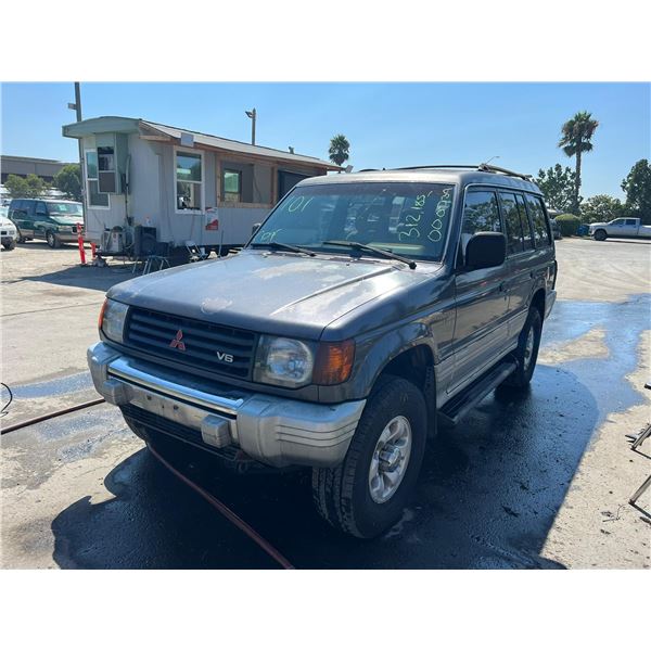 1996 Mitsubishi Montero LS
