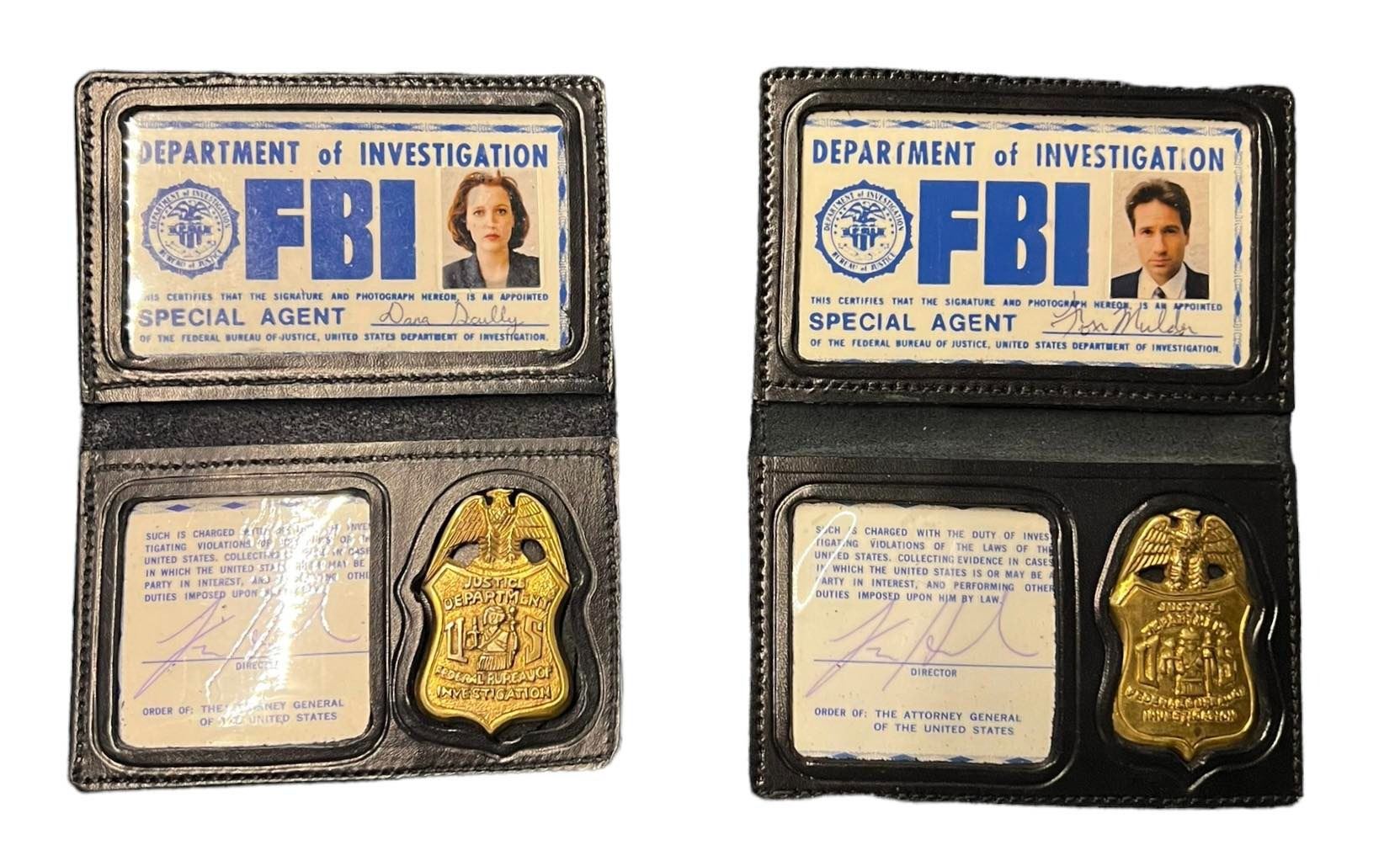 The X-Files (1993-) - Fox Mulder's (David Duchovny) and Dana Scully's (Gillian Anderson) FBI Badges