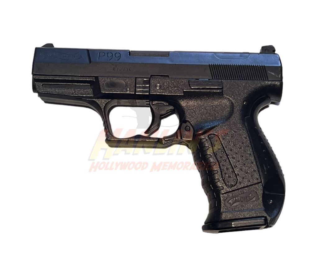 The 100 (2014-2020) - Clarke Griffin (Eliza Taylor) Walther P99