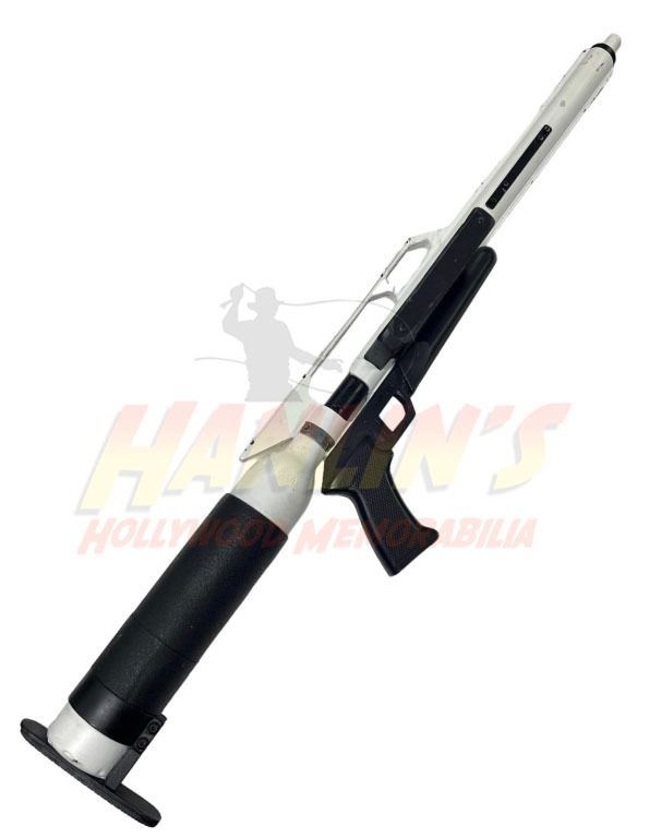 The Predator (2018) - Casey Brackett (Olivia Munn) Tranquilizer Rifle