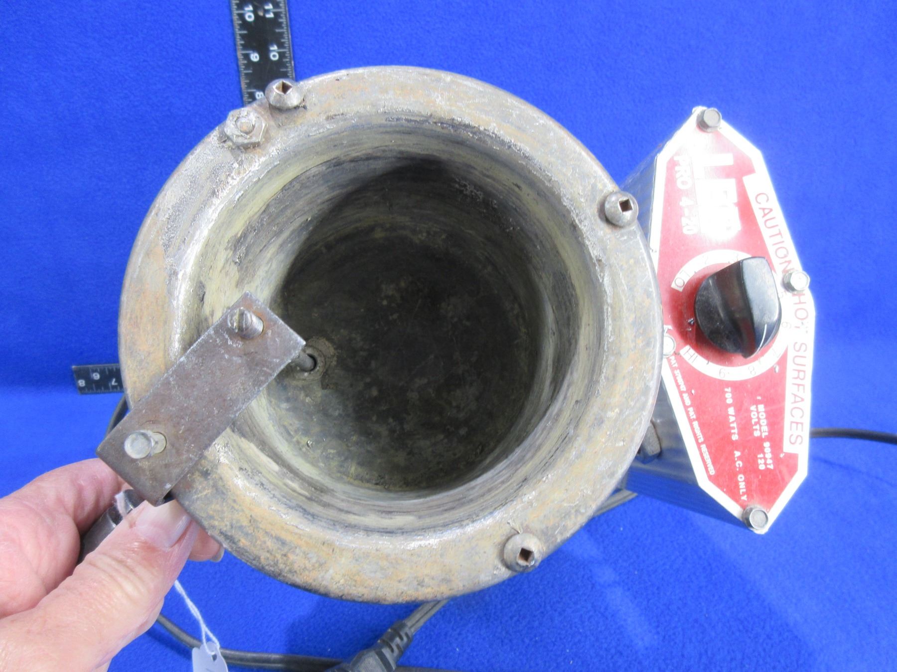 Lee Pro 4-20 Lead Melting Pot - 20 lb - Bottom Pouring