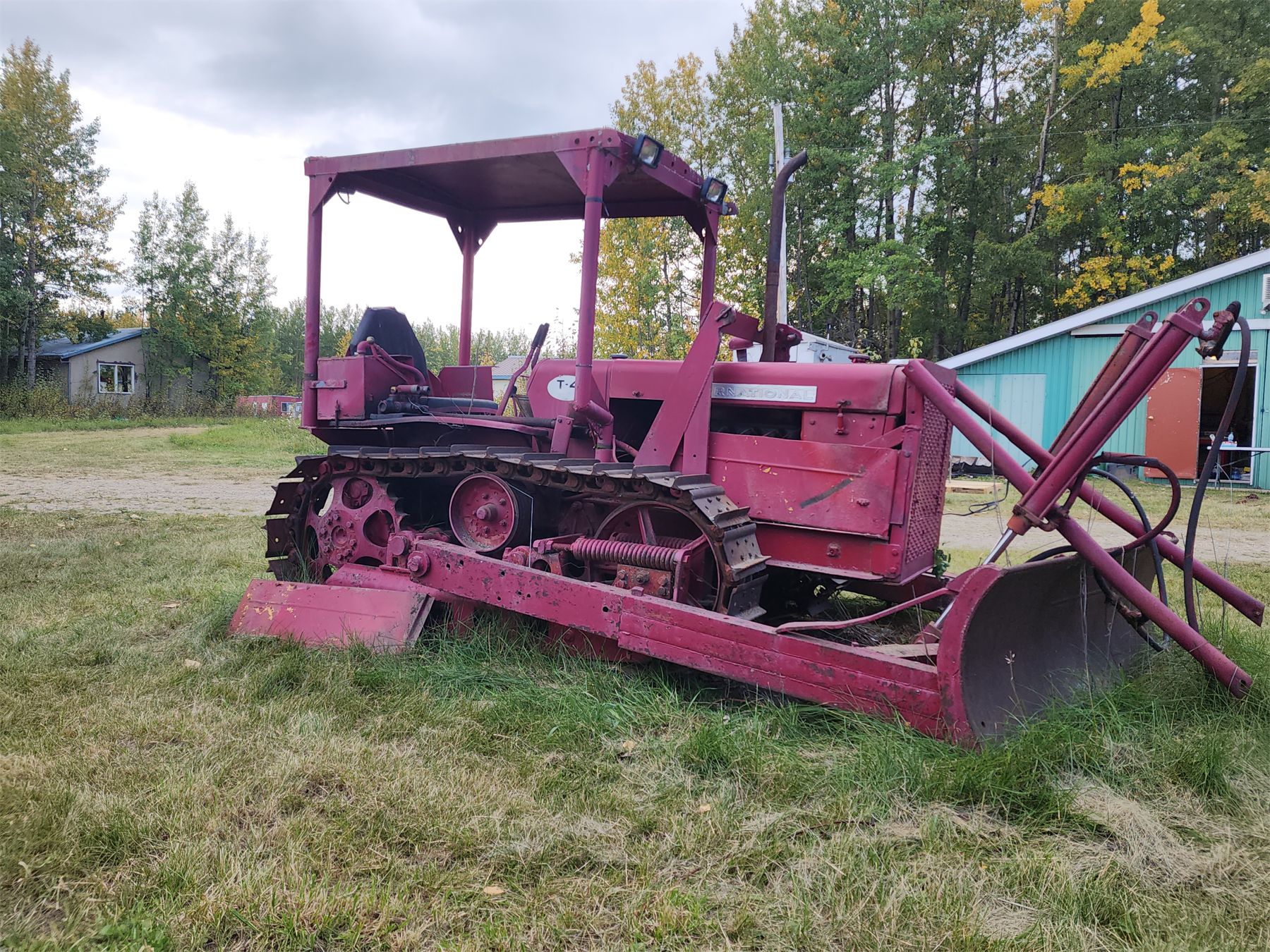 TD-4 INTERNATIONAL DOZER