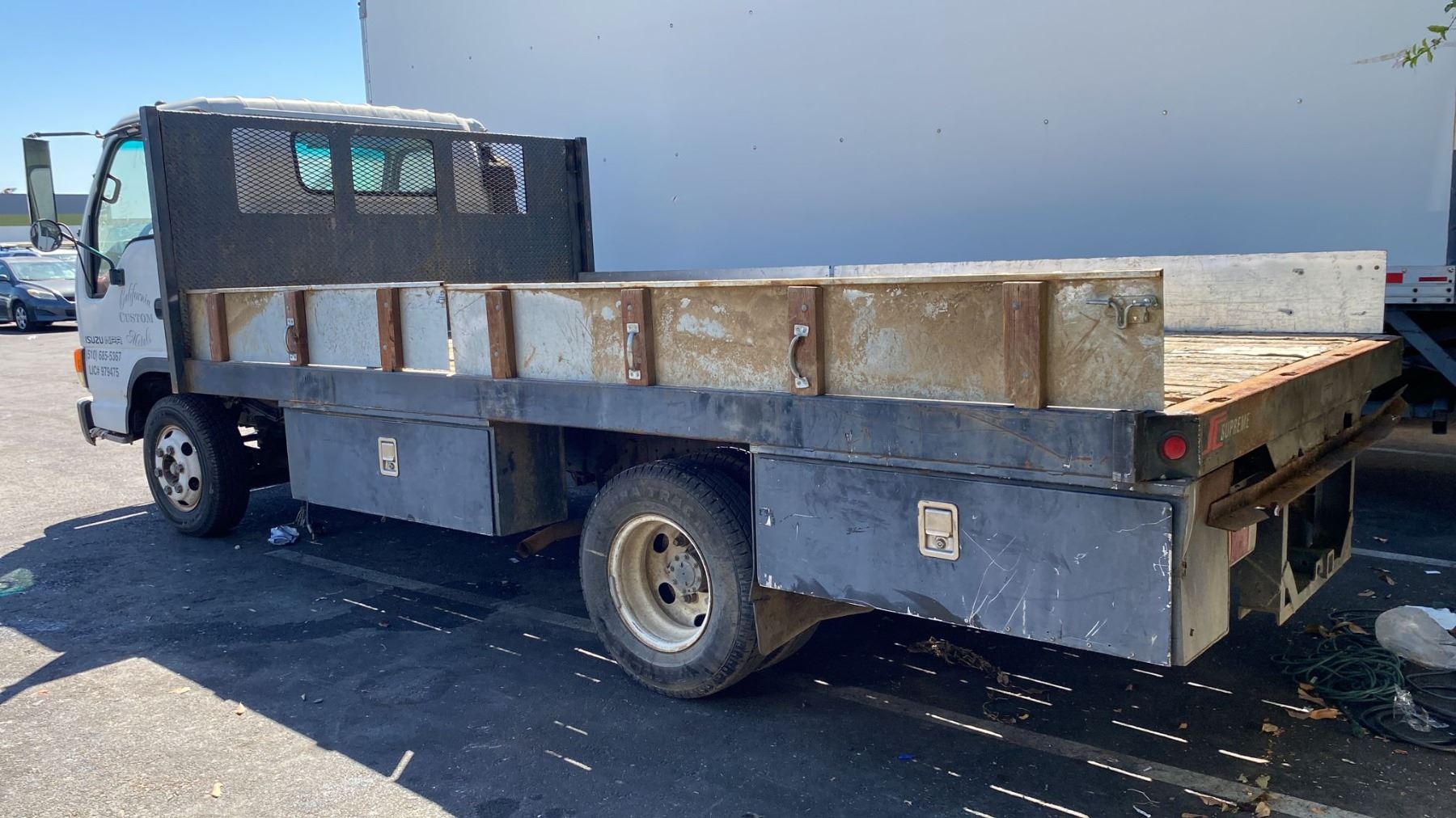 1998 ISUZU FLATBED TRUCK