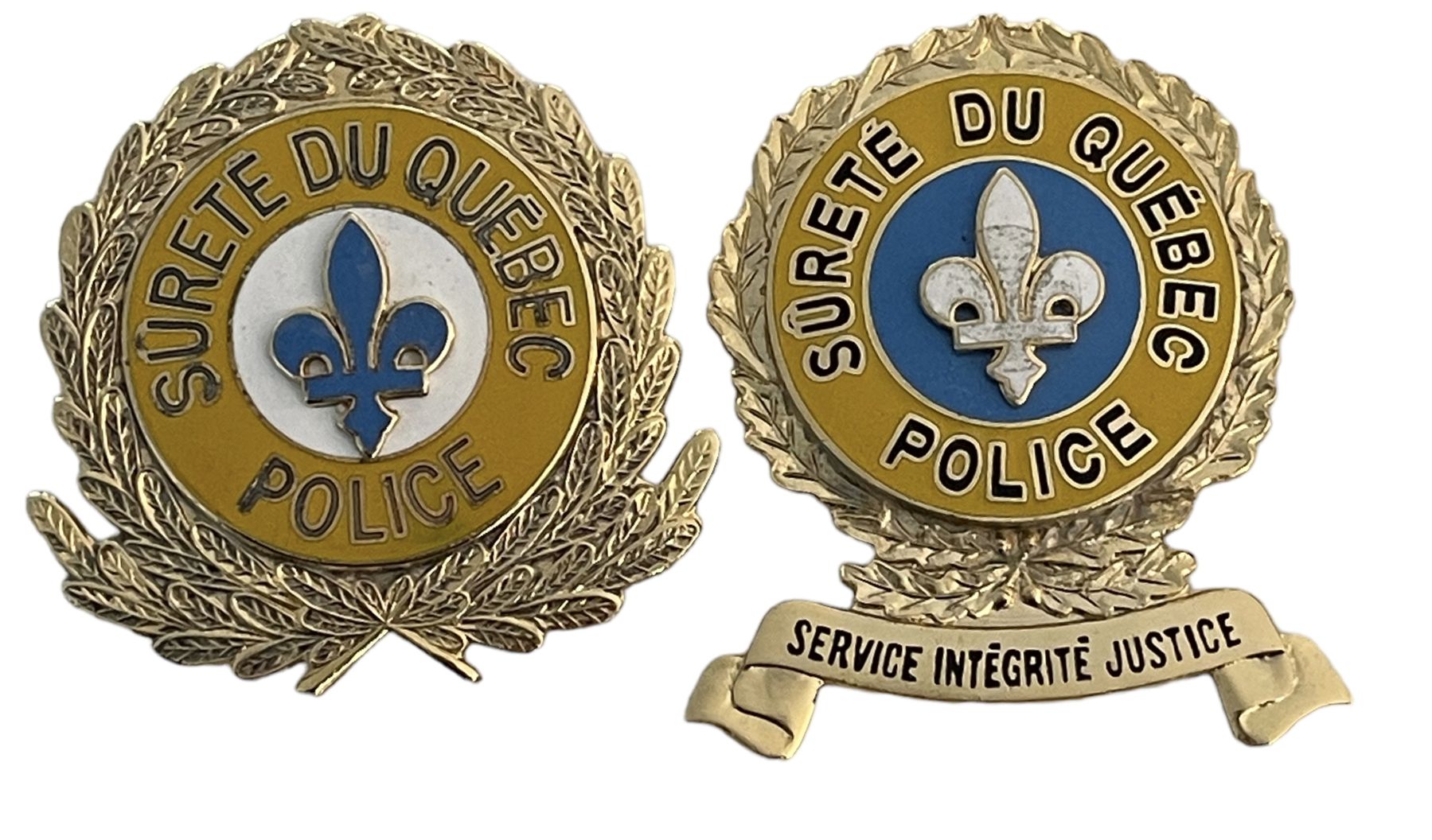 Quebec Cap Badges