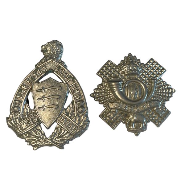 WW2 Essex Scottish & Highland Light Infantry Cap Badge Lot