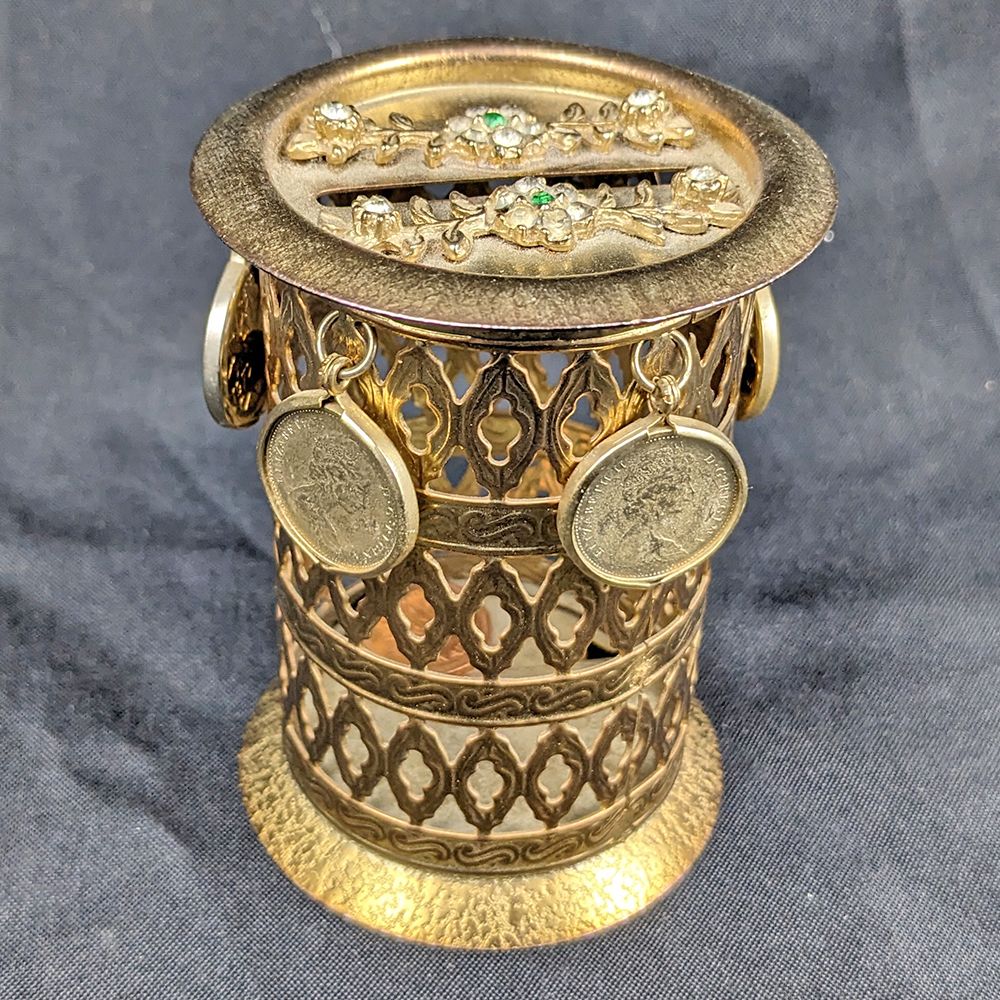 Vintage 1972 Penny Bank