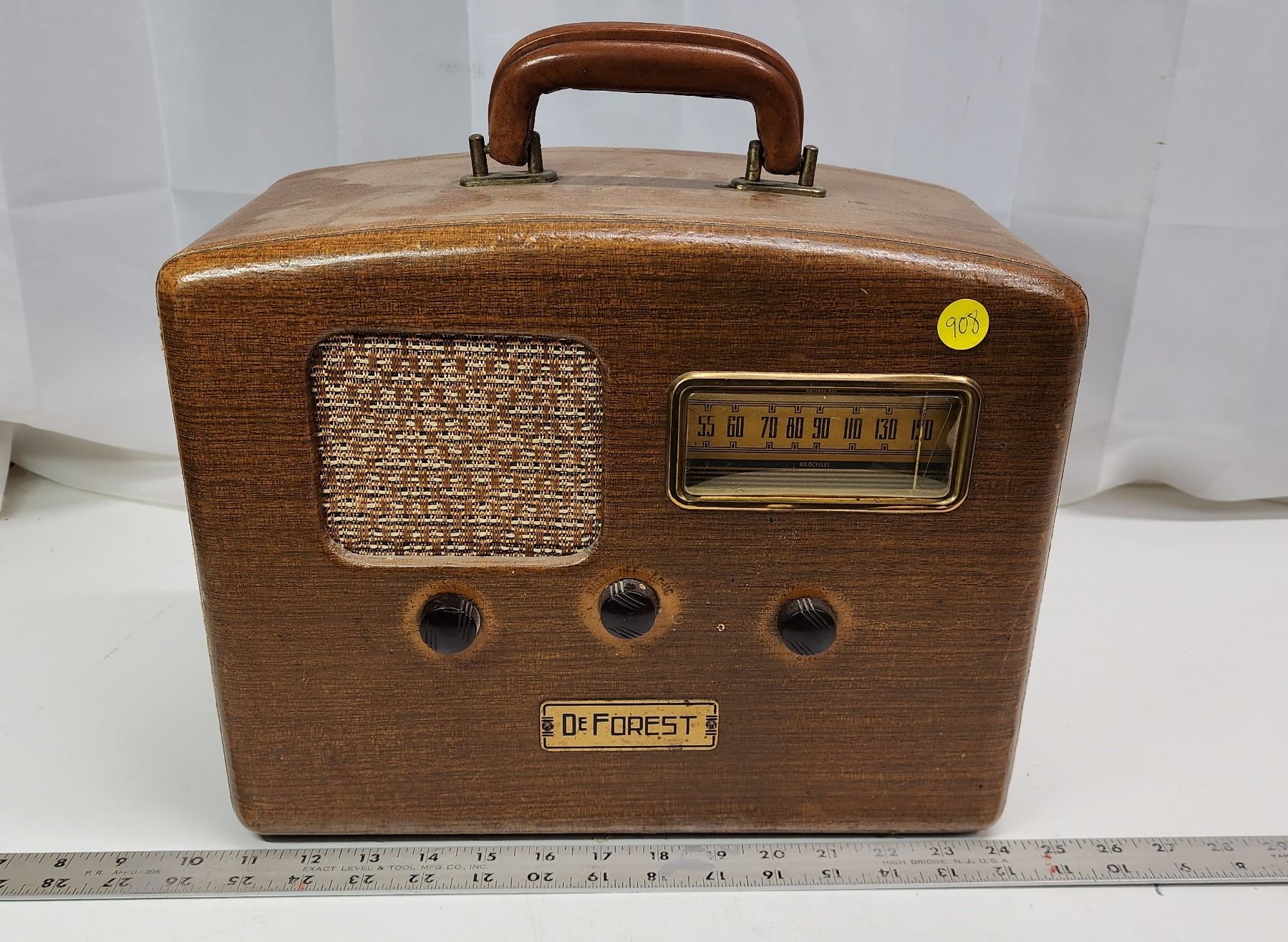 DeForest antique radio - 14"W x 11"H x 7.5"D - Schmalz Auctions