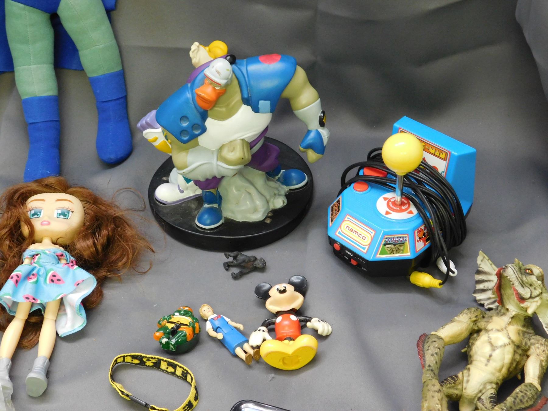 Lot of Gremlins, Mighty Ducks, TMNT, Rainbow Brite, Ship N Pepper, MOB ...