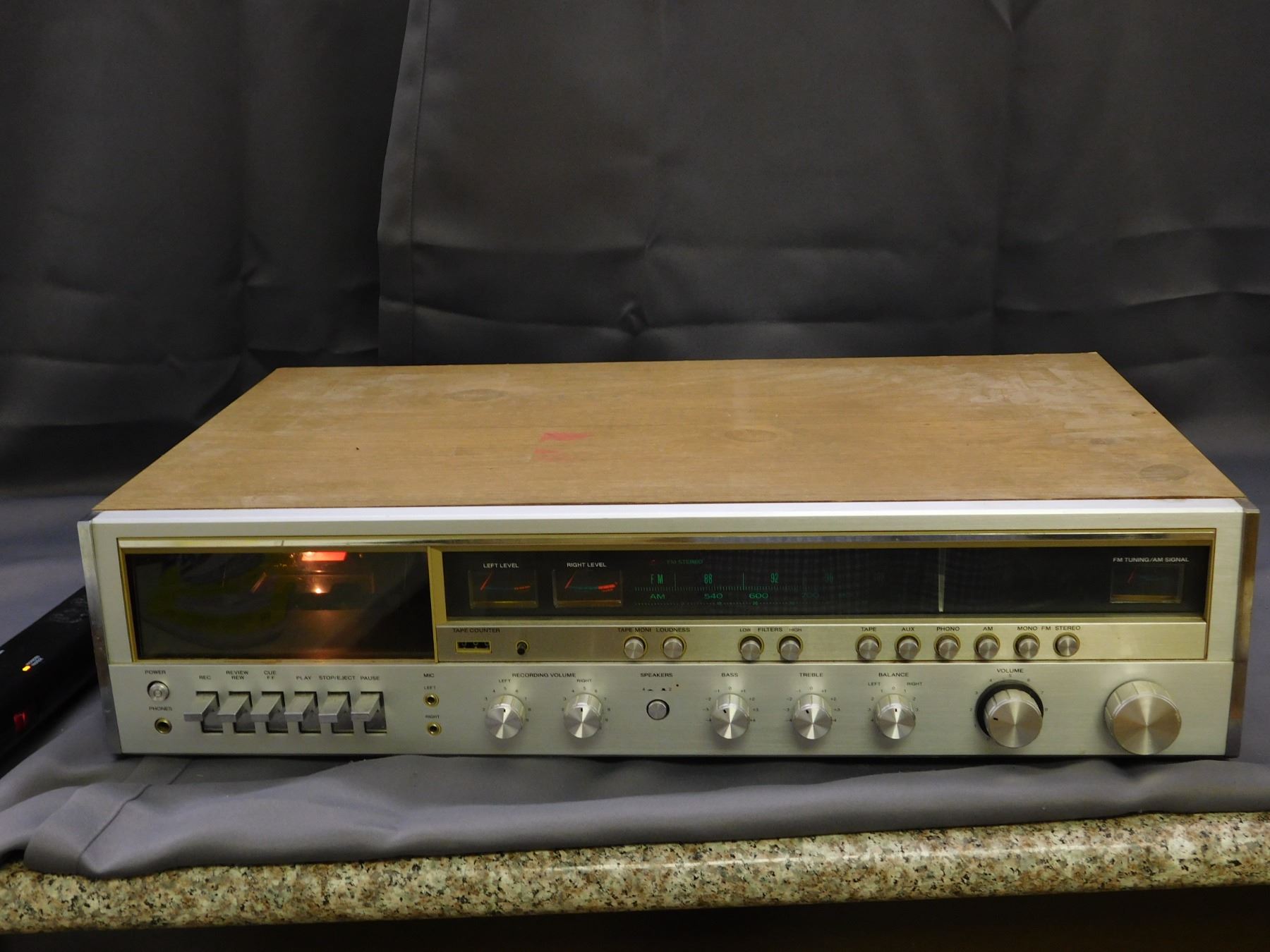 Lloyds AM FM Model 185A Stereo Receiver