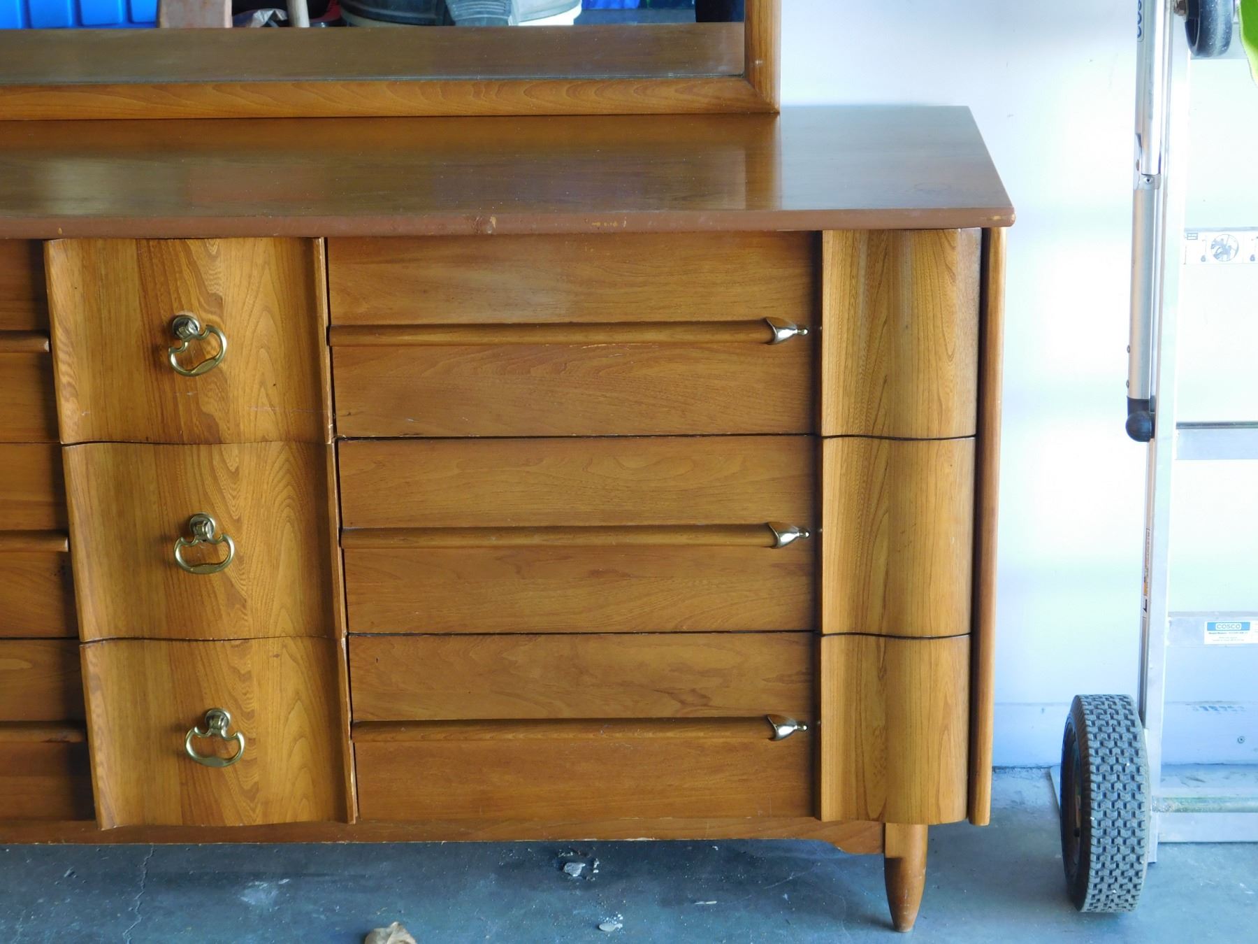 Knechtel MCM Mid Century Walnut? 9 Drawer Dresser with Mirror