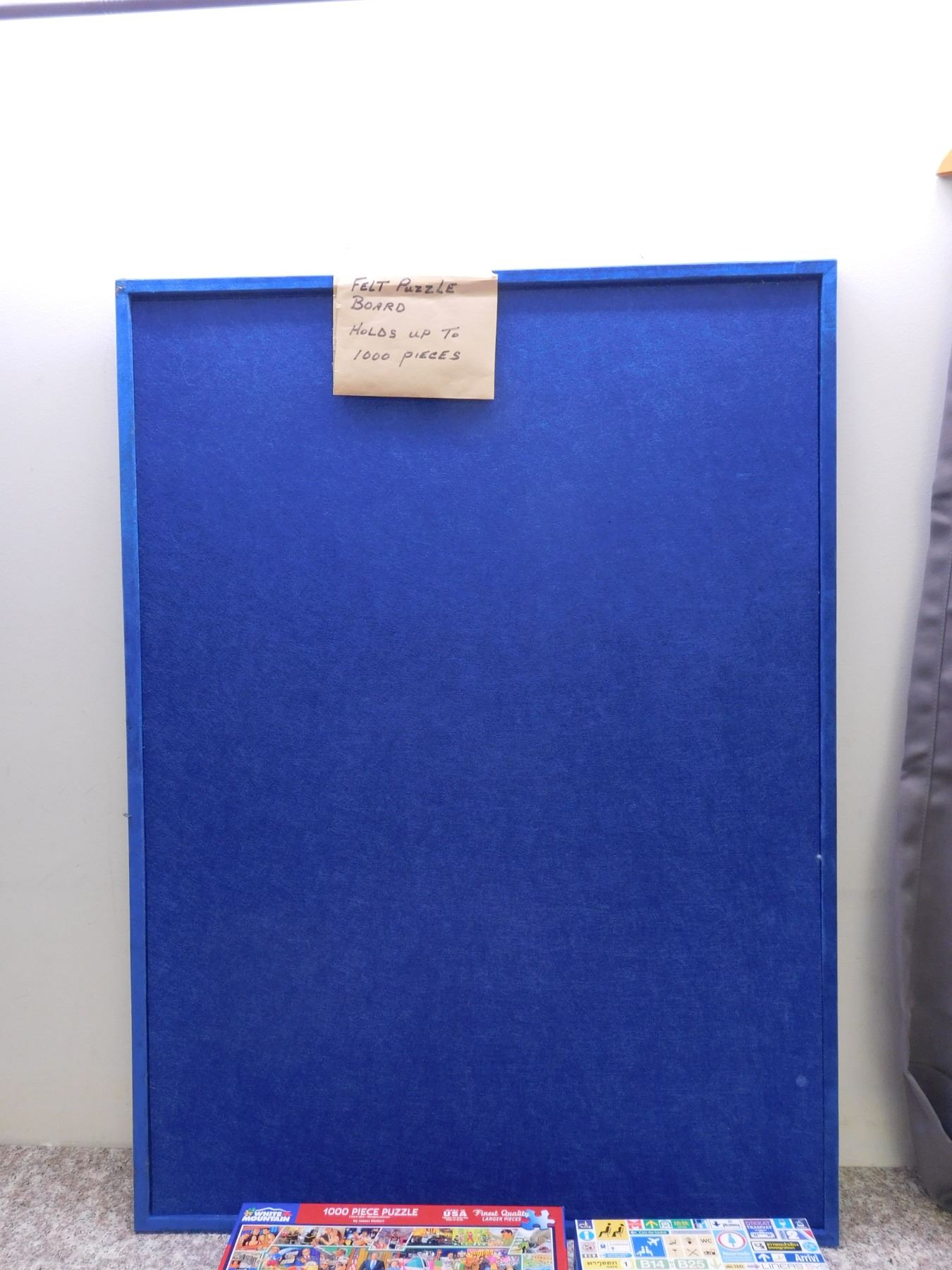 Felt Puzzle Board holds 1,000pcs, and 2 Puzzles